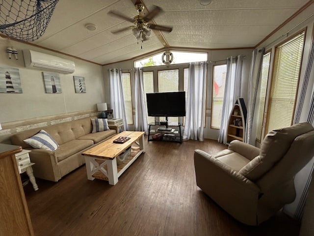 Site # 12 - 2001 Northlander Cottager Classic, Main Park