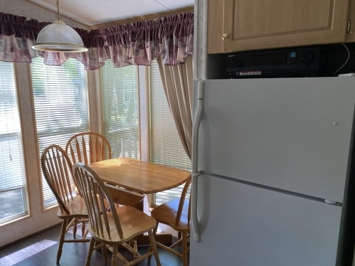 New Price!!! 2004 Northlander Cottager-12'x40' 2 bed, bunks. New skirting!