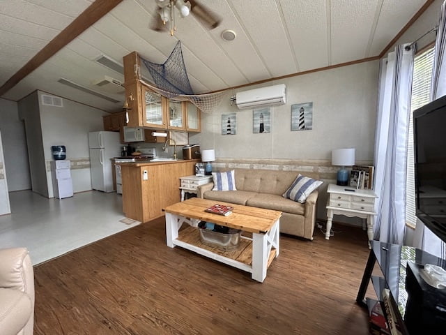 Site # 12 - 2001 Northlander Cottager Classic, Main Park