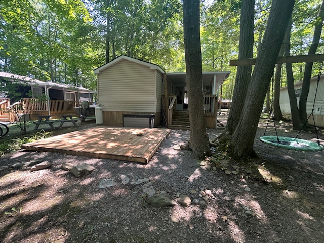 GREAT PRICE, WOODED AREA, LARGE SUNROOM!!! Site #211- 2017 Northlander ...
