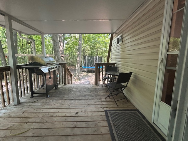 GREAT PRICE, WOODED AREA, LARGE SUNROOM!!! Site #211- 2017 Northlander ...