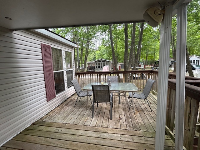 New Price!!! 2004 Northlander Cottager-12'x40' 2 bed, bunks. New skirting!