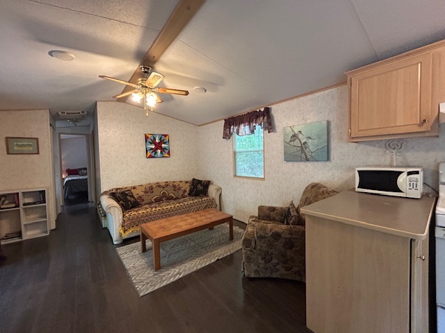 New Price!!! 2004 Northlander Cottager-12'x40' 2 bed, bunks. New skirting!