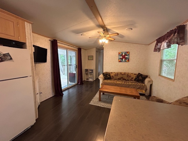 New Price!!! 2004 Northlander Cottager-12'x40' 2 bed, bunks. New skirting!