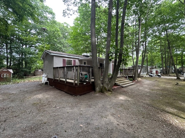 New Price!!! 2004 Northlander Cottager-12'x40' 2 bed, bunks. New skirting!