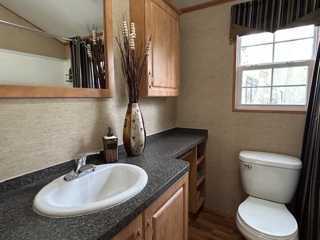 SPACIOUS 1 BEDROOM WITH DEN- LARGE SITE- Site #250, 2012 Northlander ...