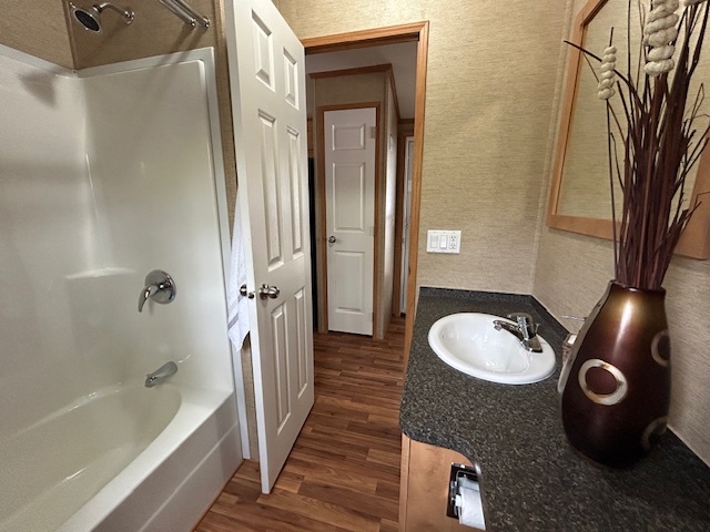 SPACIOUS 1 BEDROOM WITH DEN- LARGE SITE- Site #250, 2012 Northlander ...