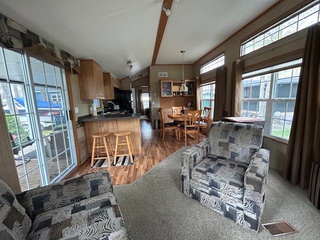 SPACIOUS 1 BEDROOM WITH DEN- LARGE SITE- Site #250, 2012 Northlander ...