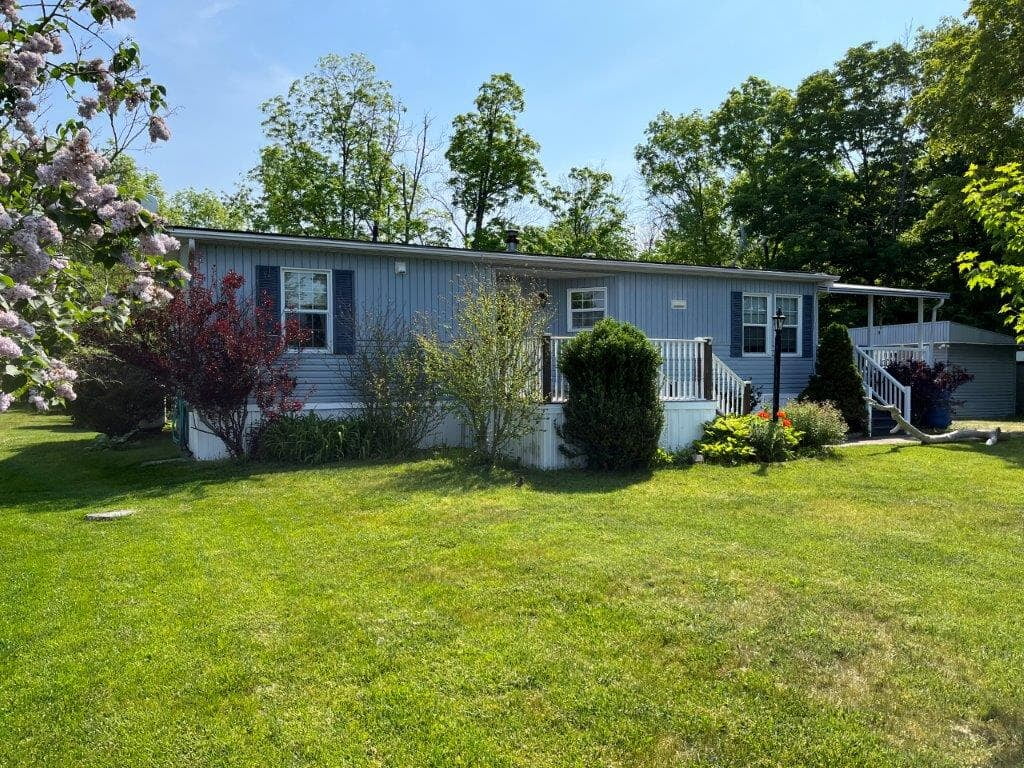 Chalet Northlander Extended season park model cottage prince edward county