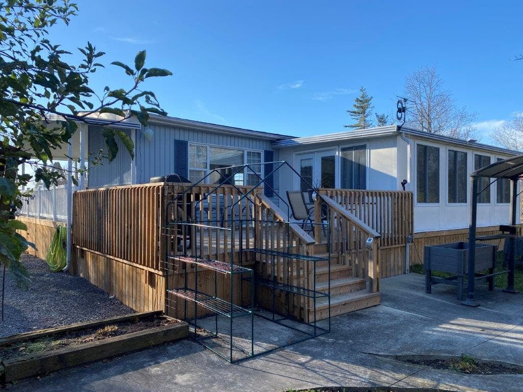 Chalet Northlander Extended season park model cottage prince edward county